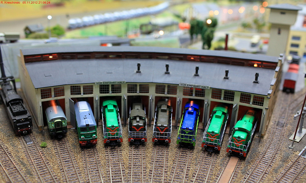 Spur H0 » PKP SP42 071 von Piko, mit kleiner Stonkaparade.